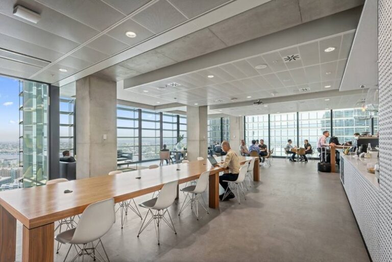Level 24 3 International Towers300 Virtual Office | VHQ